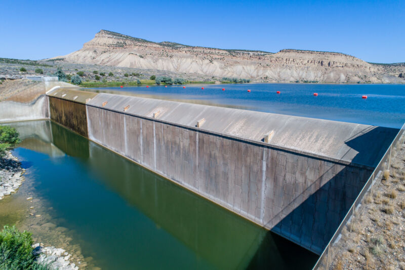 Waterfront & Marine Retaining Walls | Dam & Port Solutions