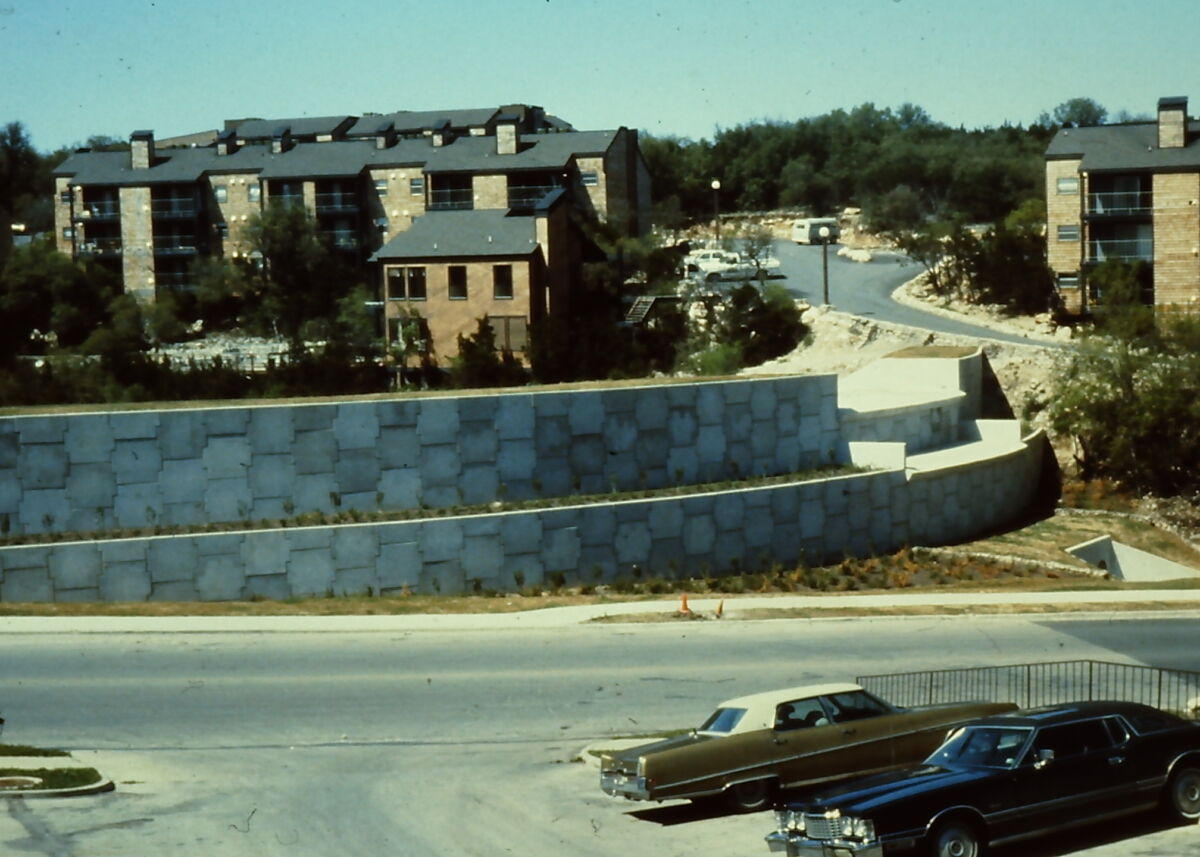 Waterfront & Marine Retaining Walls | Dam & Port Solutions